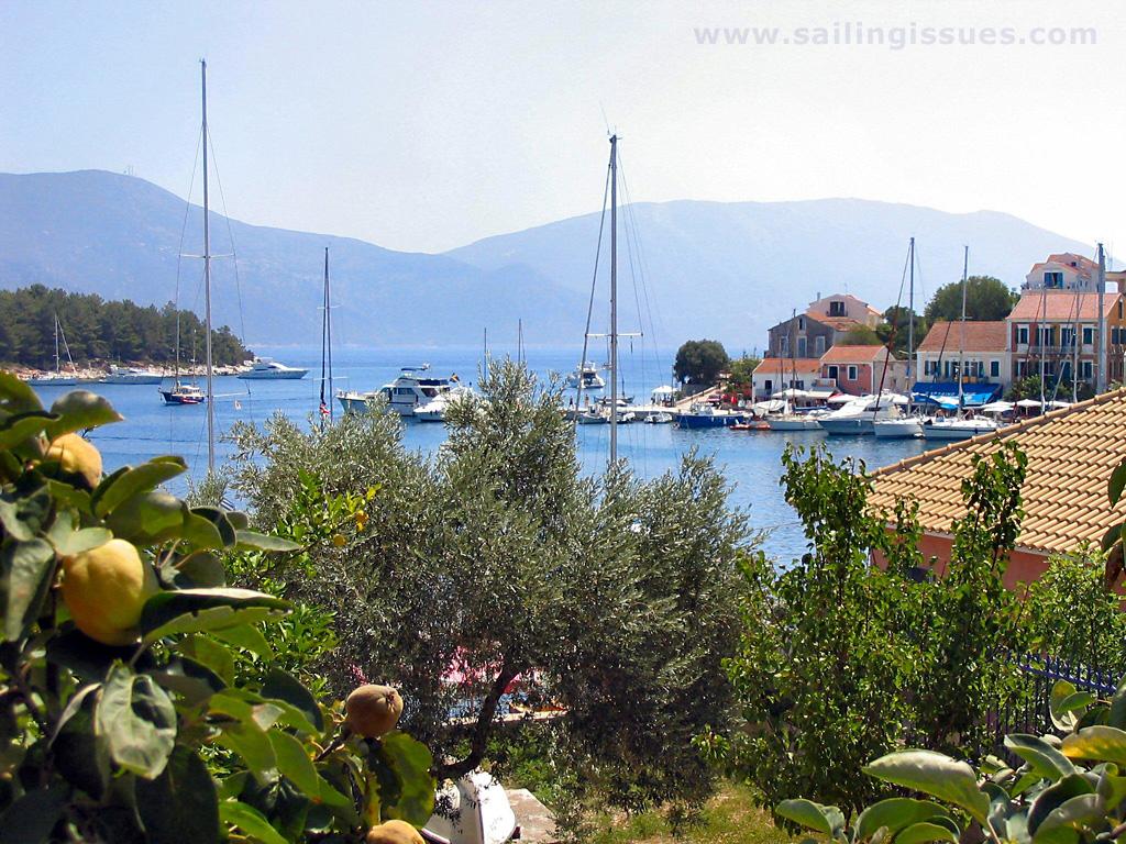 Fiscardo port on Kefalinia - 1024 x 768 desktop wallpaper